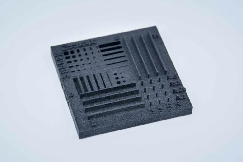 Nylon 12 / PA 12 (SLS, MJF) | Xometry Pro