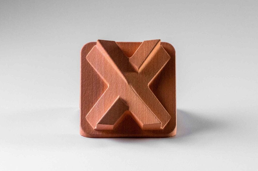 Nylon 12 full-colour / CB PA 12 | Xometry Pro